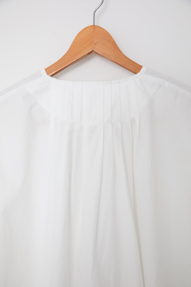 Moc blouse / white | iichi 日々の暮らしを心地よくするハンドメイドやアンティークのマーケットプレイス