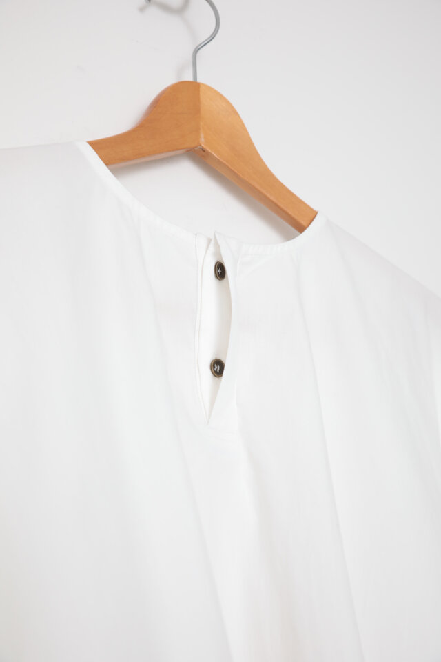 Moc blouse / white | iichi 日々の暮らしを心地よくするハンドメイドやアンティークのマーケットプレイス