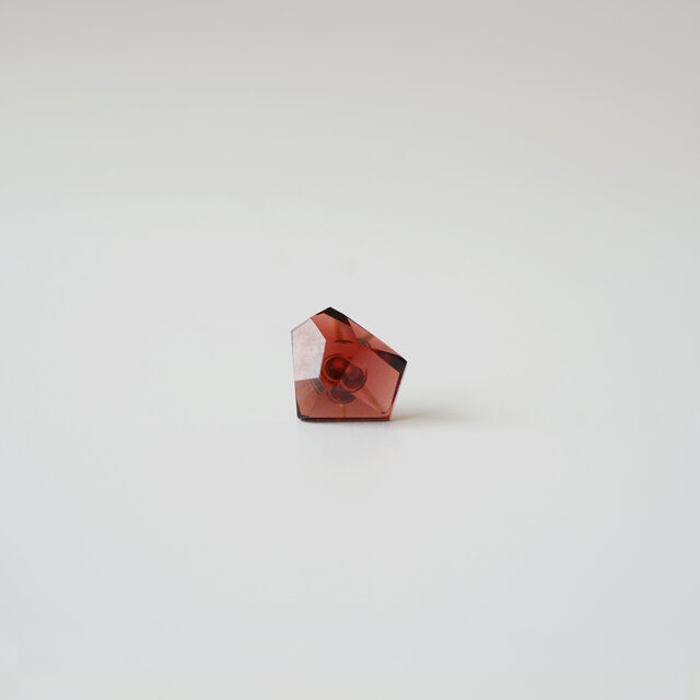 K10YG 天然石ピアス【Garnet】 | iichi 日々の暮らしを心地よくするハンドメイドやアンティークのマーケットプレイス
