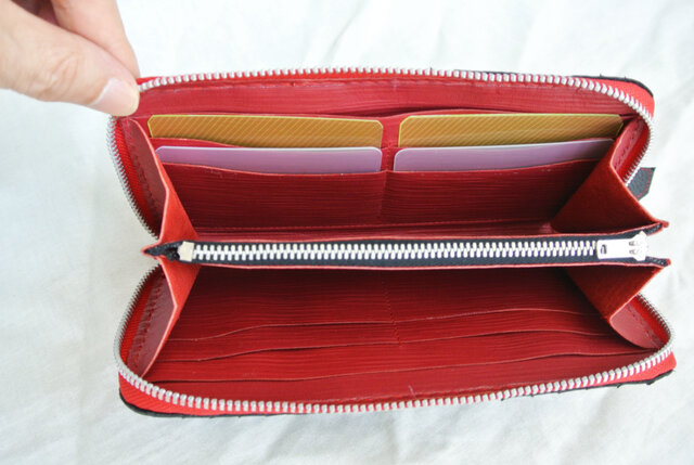 うさぎスカル（UR-1),ウロコ革のロングジッパーウォレット。 | iichi ハンドメイド・アンティーク・食品・ギフト・手作り