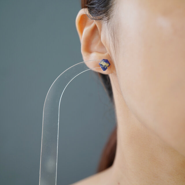 K10YG 天然石ピアス【Rutile×Lapis Lazuli 】 | iichi 日々の暮らしを心地よくするハンドメイドやアンティークのマーケットプレイス