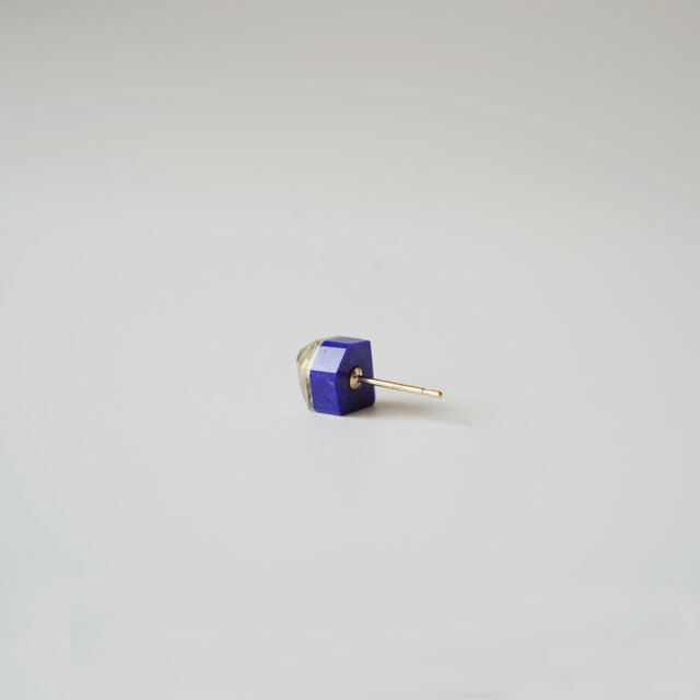 K10YG 天然石ピアス【Rutile×Lapis Lazuli 】 | iichi 日々の暮らしを心地よくするハンドメイドやアンティークのマーケットプレイス