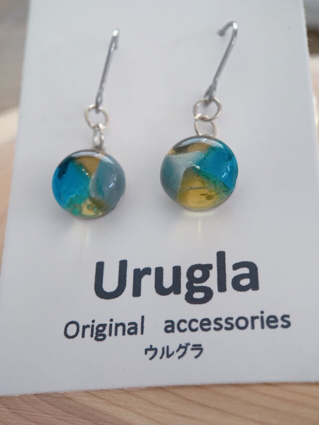 煌めくガラスピアス | iichi ハンドメイド・アンティーク・食品・ギフト・手作り