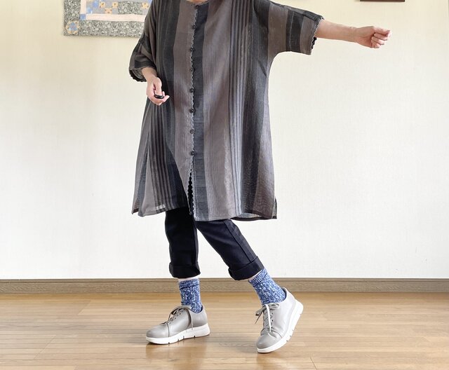 ロングカーディガン 「ダークグレー ストライプ」 | iichi 日々の暮らしを心地よくするハンドメイドやアンティークのマーケットプレイス