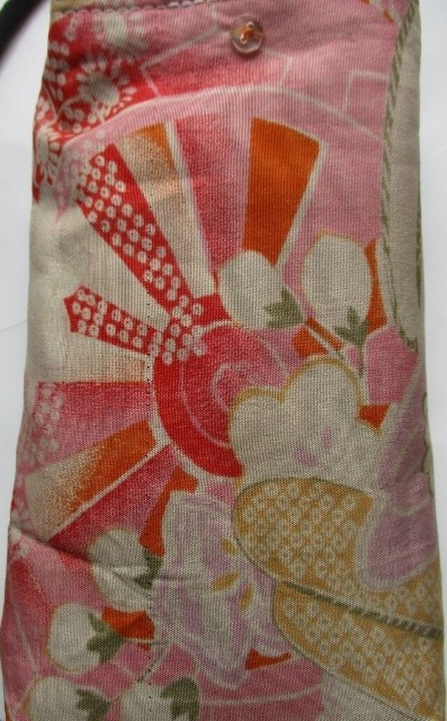 7305 絞りの羽織で作ったスマホポーチ ＃送料無料 | iichi 日々の暮らしを心地よくするハンドメイドやアンティークのマーケットプレイス