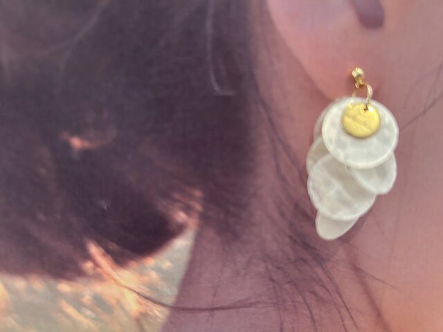 shell pierce sharara ＊White | iichi ハンドメイド・アンティーク・食品・ギフト・手作り