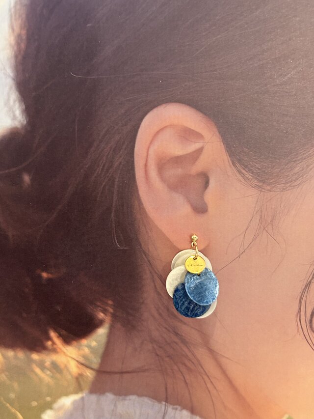 Shell Pierce sharara ＊Blue White | iichi 日々の暮らしを心地よくするハンドメイドやアンティークのマーケットプレイス
