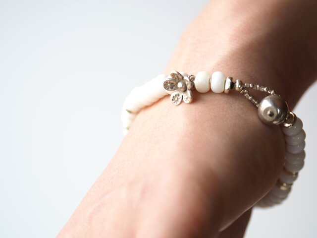 ロンデル ブレスレット -ホワイトオパール- | iichi 日々の暮らしを心地よくするハンドメイドやアンティークのマーケットプレイス