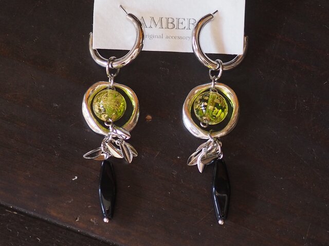 AMBERオリジナルアクセサリー/ベネチアンガラスビーズピアス シルバー925 | iichi 日々の暮らしを心地よくするハンドメイドやアンティークのマーケットプレイス