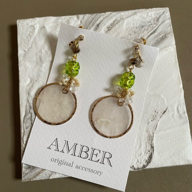 AMBERオリジナルアクセサリー/ベネチアンガラスビーズイヤリング | iichi 日々の暮らしを心地よくするハンドメイドやアンティークのマーケットプレイス