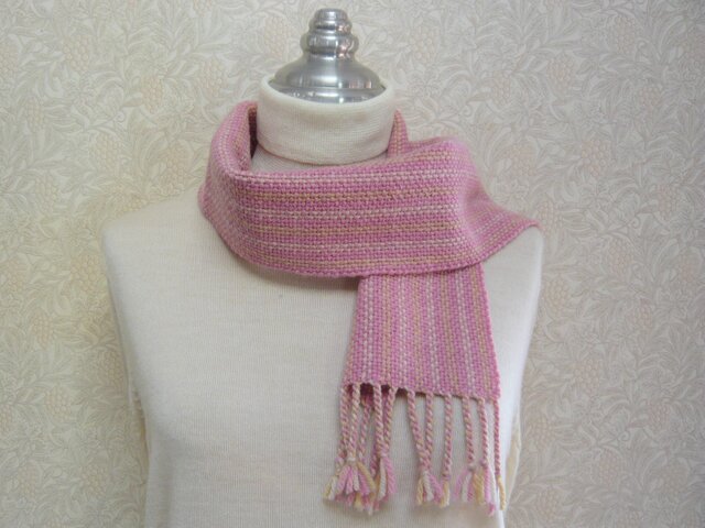 草木染毛糸の手織りマフラー M-086 | iichi 日々の暮らしを心地よくするハンドメイドやアンティークのマーケットプレイス