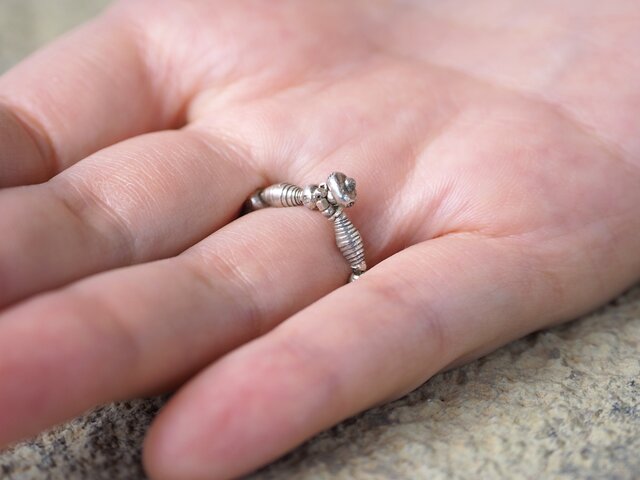 beads ring -silver950- | iichi 日々の暮らしを心地よくするハンドメイドやアンティークのマーケットプレイス