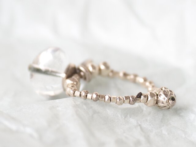 silver beads ring -Quartz- | iichi 日々の暮らしを心地よくするハンドメイドやアンティークのマーケットプレイス