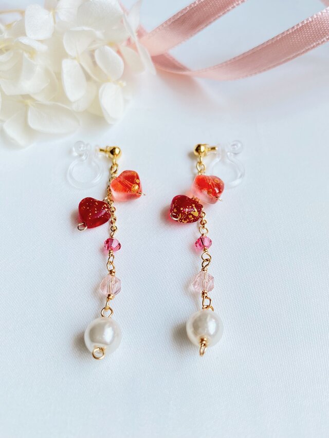 « rococo » プチハートのノンホールピアス♡ フロスト ac/790 | iichi 日々の暮らしを心地よくするハンドメイドやアンティークのマーケットプレイス