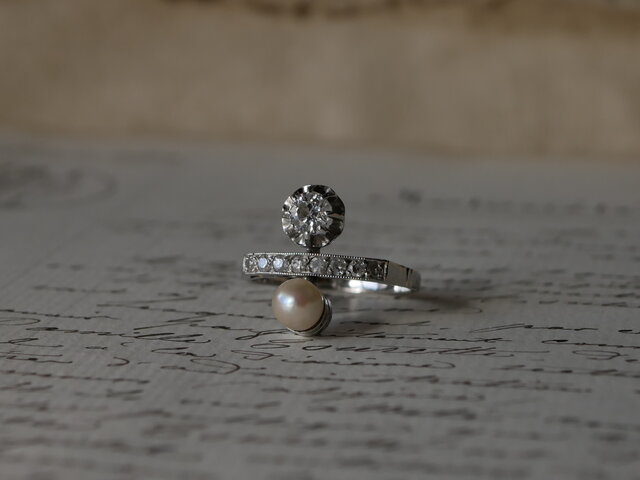 【FR-31】 アールデコ K18WG トワエモア 真珠＆ダイヤモンド アンティークリング | iichi 日々の暮らしを心地よくするハンドメイドやアンティークのマーケットプレイス