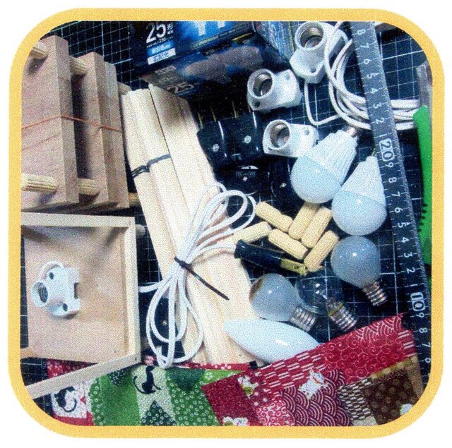 小さな灯火／桧枠造 家紋の宿り木／丸に組み井桁 LED･厚紙張貼･軽量／GK-024 | iichi 日々の暮らしを心地よくするハンドメイドやアンティークのマーケットプレイス