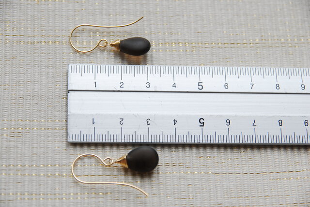 フロストスモーキークォーツのピアス14kgf | iichi 日々の暮らしを心地よくするハンドメイドやアンティークのマーケットプレイス