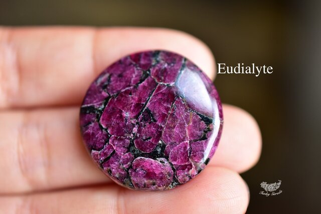 高貴なマーブル★丸玉★ユーディアライト ルース ★ カボション ud009 | iichi 日々の暮らしを心地よくするハンドメイドやアンティークのマーケットプレイス