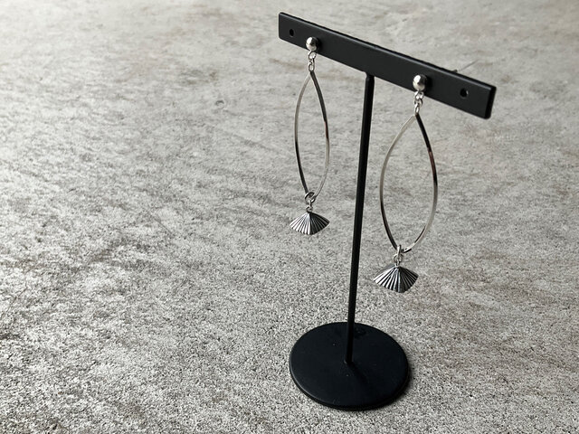 fundo- フープ付きピアス（縞） | iichi 日々の暮らしを心地よくするハンドメイドやアンティークのマーケットプレイス