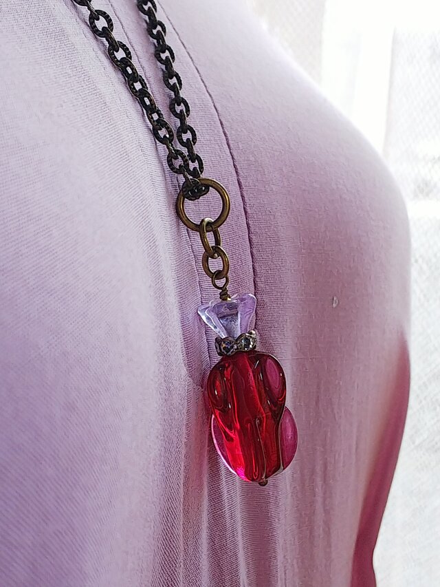 ヴィンテージ アレキサンドライトflower／Ruby-Red-Wings クラシカルネックレス | iichi 日々の暮らしを心地よくするハンドメイドやアンティークのマーケットプレイス