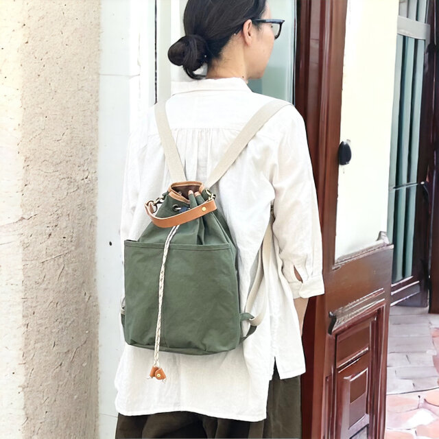 NAPSAC：オリーブ（KONBU 撥水加工ナイロン素材 巾着リュック） 受注製作 | iichi 日々の暮らしを心地よくするハンドメイドやアンティークのマーケットプレイス