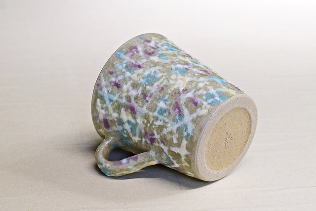 抽象デザイン的マグカップ iMw-016 | iichi 日々の暮らしを心地よくするハンドメイドやアンティークのマーケットプレイス