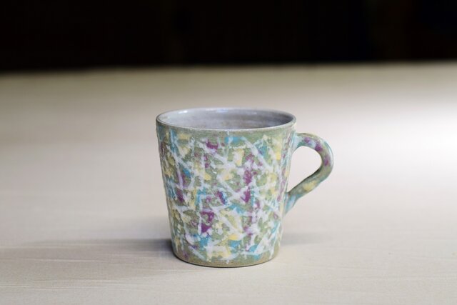 抽象デザイン的マグカップ iMw-015 | iichi 日々の暮らしを心地よくするハンドメイドやアンティークのマーケットプレイス