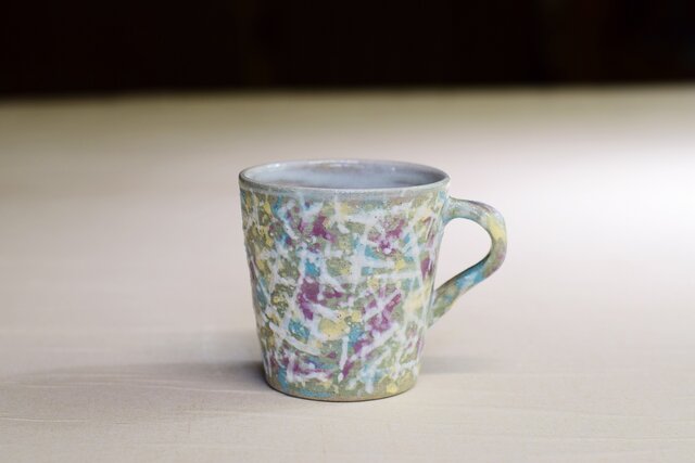 抽象デザイン的マグカップ iMw-014 | iichi 日々の暮らしを心地よくするハンドメイドやアンティークのマーケットプレイス