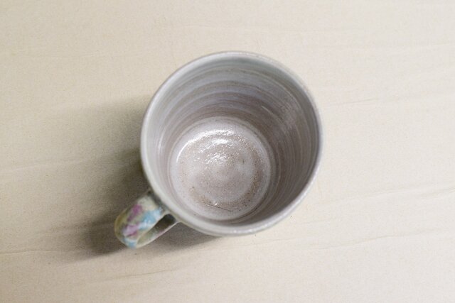 抽象デザイン的マグカップ iMw-014 | iichi 日々の暮らしを心地よくするハンドメイドやアンティークのマーケットプレイス