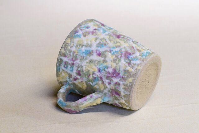 抽象デザイン的マグカップ iMw-014 | iichi 日々の暮らしを心地よくするハンドメイドやアンティークのマーケットプレイス