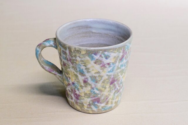 抽象デザイン的マグカップ iMw-014 | iichi 日々の暮らしを心地よくするハンドメイドやアンティークのマーケットプレイス