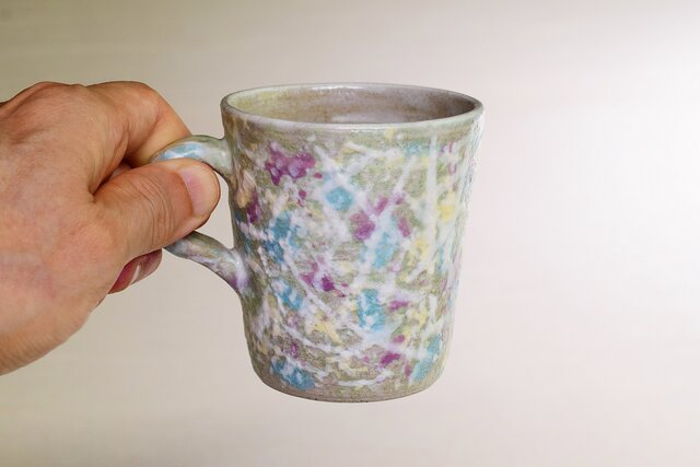 抽象デザイン的マグカップ iMw-013 | iichi 日々の暮らしを心地よくするハンドメイドやアンティークのマーケットプレイス