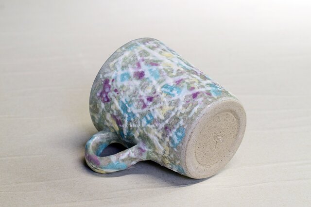 抽象デザイン的マグカップ iMw-013 | iichi 日々の暮らしを心地よくするハンドメイドやアンティークのマーケットプレイス