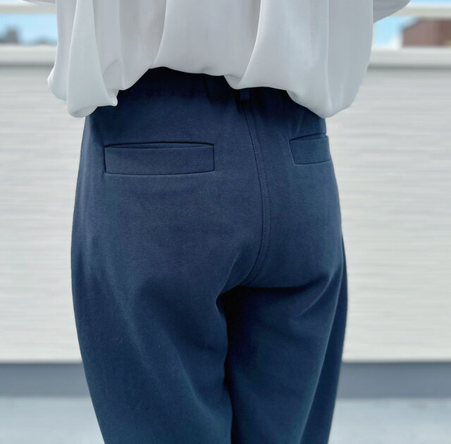 【新作】デニムとスウェット素材のバルーンパンツ23009DM | iichi 日々の暮らしを心地よくするハンドメイドやアンティークのマーケットプレイス