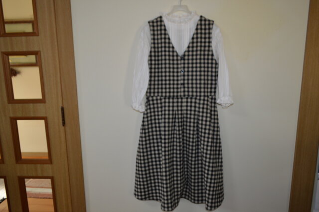 秋の装いに！「ジャンパースカート」 | iichi 日々の暮らしを心地よくするハンドメイドやアンティークのマーケットプレイス