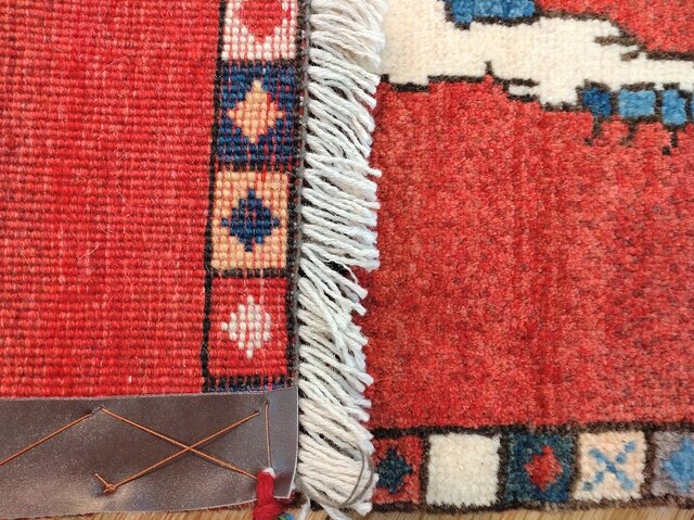 感謝キャン】ペルシャ ライオンギャッベ アマレバフト 95x70cm 茜色 アイボリー トライバルラグ RJ5150 | iichi 日々の暮らしを心地よくするハンドメイドやアンティークの ...