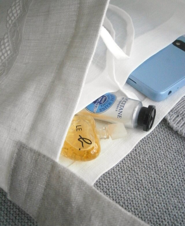 cutwork刺繡×linen 小さめbag＆pouch | iichi 日々の暮らしを心地よくするハンドメイドやアンティークのマーケットプレイス