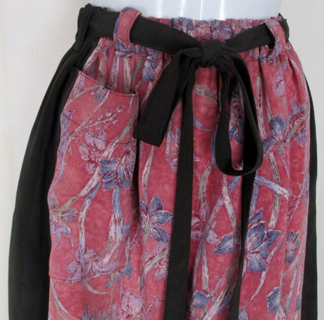 7313 留袖と花柄の着物で作ったキュロットスカート ＃送料無料 | iichi 日々の暮らしを心地よくするハンドメイドやアンティークのマーケットプレイス