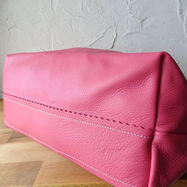 【期間限定】フニャ 軽量 ソフトシュリンク 肩がけ 本革 ハンドメイド875 | iichi 日々の暮らしを心地よくするハンドメイドやアンティークのマーケットプレイス