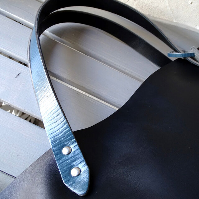 【期間限定】しんなり インポート革 大口 Wポケ 天然革 兼用 ハンドメイド8253 | iichi 日々の暮らしを心地よくするハンドメイドやアンティークのマーケットプレイス