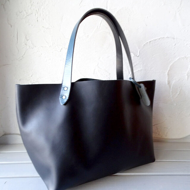 【期間限定】しんなり インポート革 大口 Wポケ 天然革 兼用 ハンドメイド8253 | iichi 日々の暮らしを心地よくするハンドメイドやアンティークのマーケットプレイス