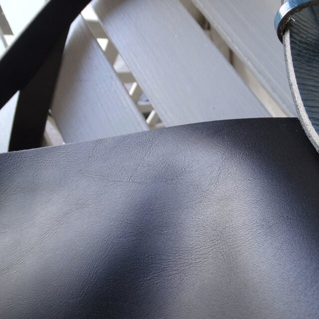 【期間限定】しんなり インポート革 大口 Wポケ 天然革 兼用 ハンドメイド8253 | iichi 日々の暮らしを心地よくするハンドメイドやアンティークのマーケットプレイス