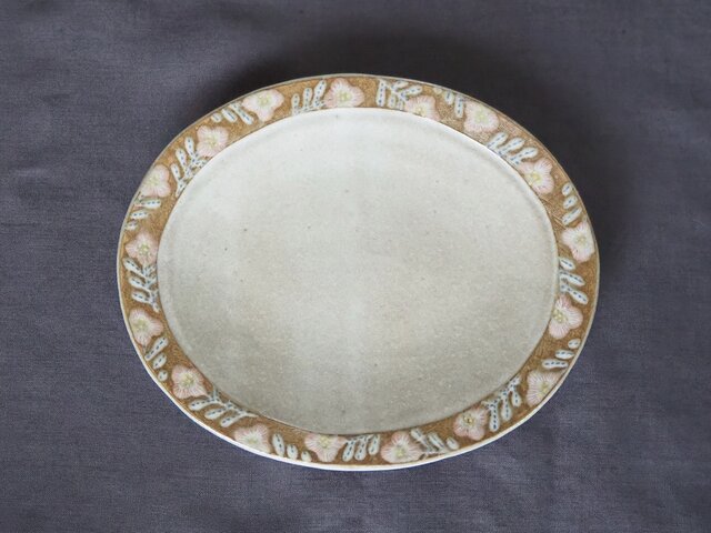 楕円皿 『Floral Pattern』 | iichi 日々の暮らしを心地よくするハンドメイドやアンティークのマーケットプレイス