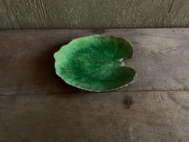 ハート型リーフプレート 18cm | iichi 日々の暮らしを心地よくするハンドメイドやアンティークのマーケットプレイス