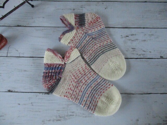 冷え取りソックス Opal Cotton KFS 194 ロードナイト＆KFS 207 コットンホワイト | iichi 日々の暮らしを心地よくするハンドメイドやアンティークのマーケットプレイス