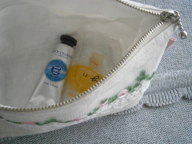 花刺繡lace×linen pouch | iichi 日々の暮らしを心地よくするハンドメイドやアンティークのマーケットプレイス