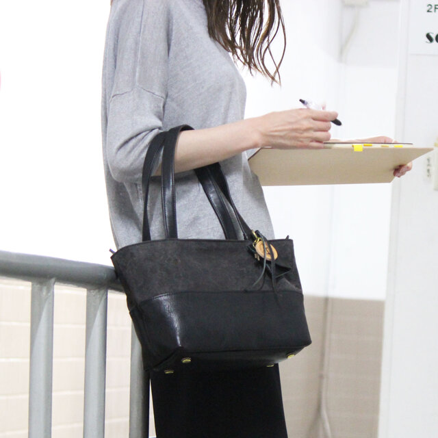 halb-mini-ライトグレー（高島帆布×イタリアンレザートートバッグ） | iichi 日々の暮らしを心地よくするハンドメイドやアンティークのマーケットプレイス