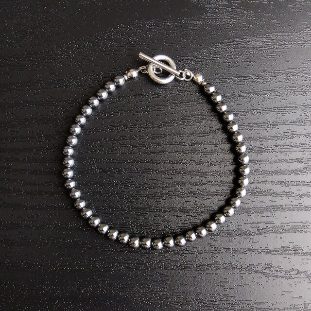 ヘマタイト ブレスレット サージカルステンレス・パーツ使用 18 cm # 17 | iichi 日々の暮らしを心地よくするハンドメイドやアンティークのマーケットプレイス