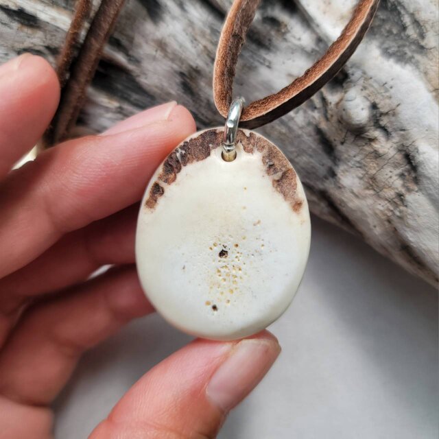 鹿の角 スリーピングビューティターコイズのペンダント#3 | iichi 日々の暮らしを心地よくするハンドメイドやアンティークのマーケットプレイス