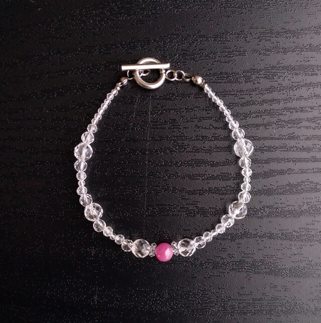 ルビー 水晶 ブレスレット サージカルステンレス使用 16 cm # 18 | iichi 日々の暮らしを心地よくするハンドメイドやアンティークのマーケットプレイス